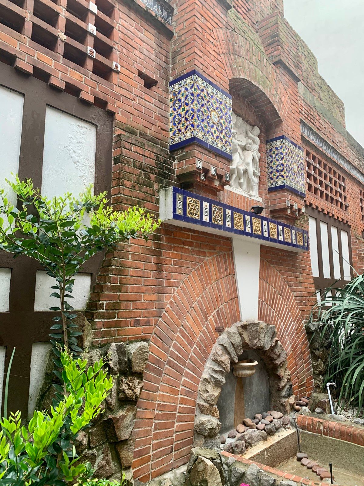 A casa de um alquimista: Castillo Pittamiglio em Montevidéu | 6 Viajantes